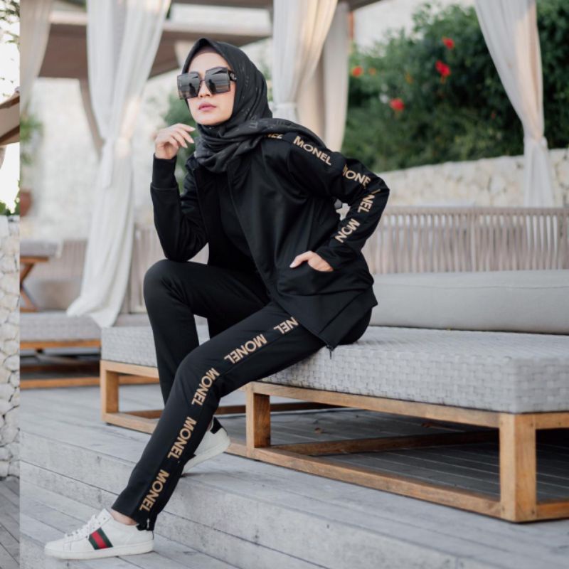 Jual LOGO EXCLUSIVE MONEL SET BARU, HARGA SALE | Shopee Indonesia