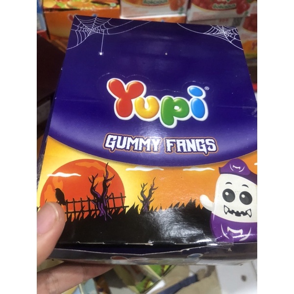 Jual [YUPI EDISI HALLOWEEN] Yupi GUMMY FANGS / permen bentuk taring gigi vampire - 1 box ...