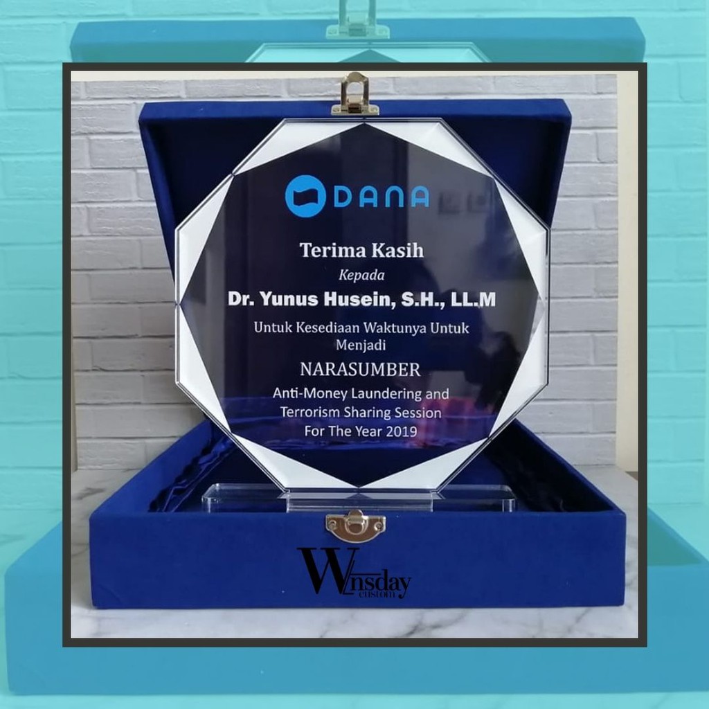 Jual Plakat, Piala, Trophy Acrylic 20x10 cm FREE DESIGN | Shopee Indonesia