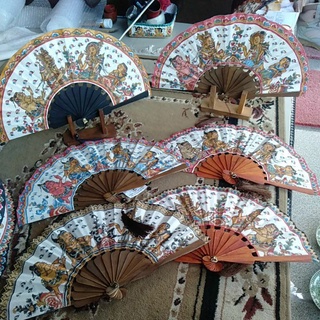 Jual Oleh oleh khas Bali Lukisan Kipas Wayang Kamasan, kado(bonus kotak ...