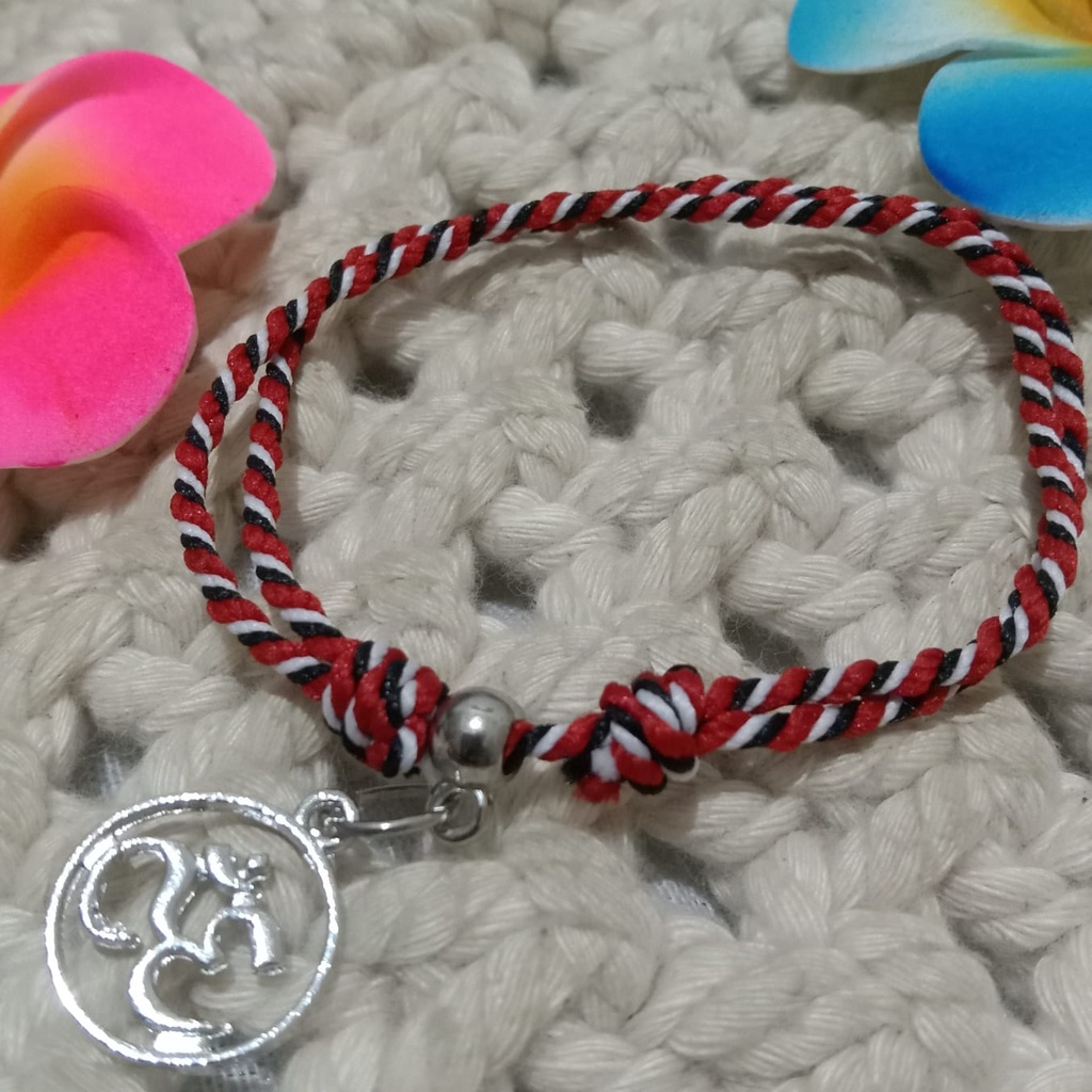 Jual Gelang Khas Bali Tridatu Dengan Bandul Omkara Ongkara | Shopee ...