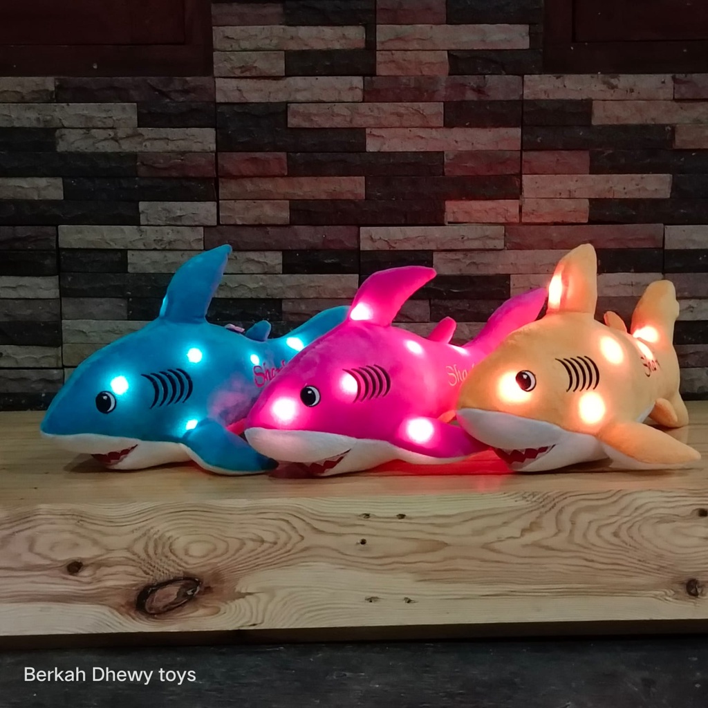 Jual Boneka hiu shark jumbo ukuran 35 CM lengkap dengan lampu (LED ...
