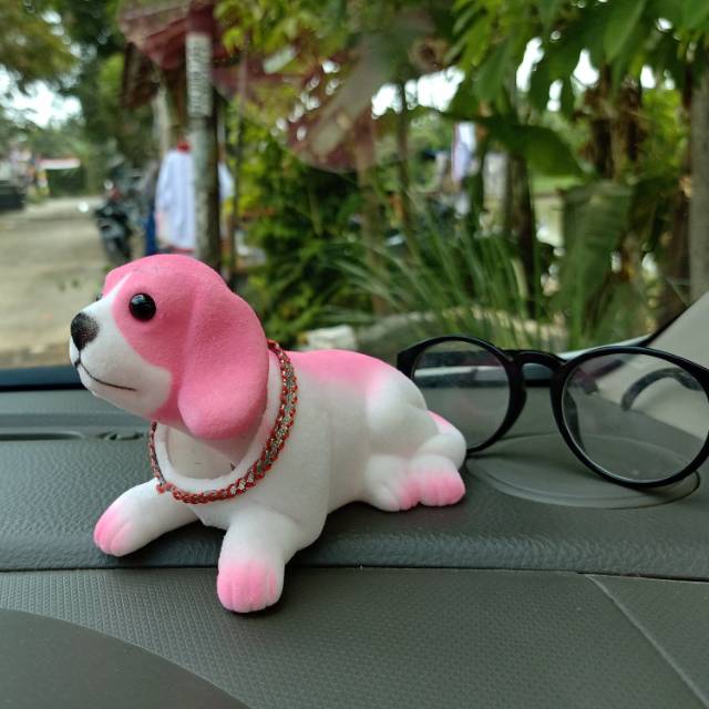 Boneka Anjing Goyang Dashboard Mobil Warna Pink | Shopee Indonesia