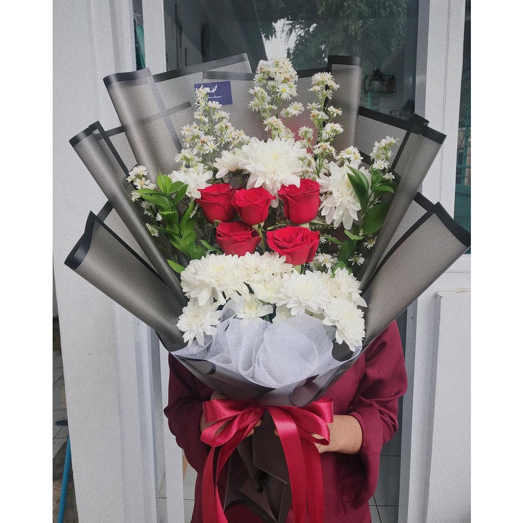 Jual BUKET BUNGA /FLOWERS BOUQUET MAWAR MERAH ATAS BAWAH | Shopee Indonesia