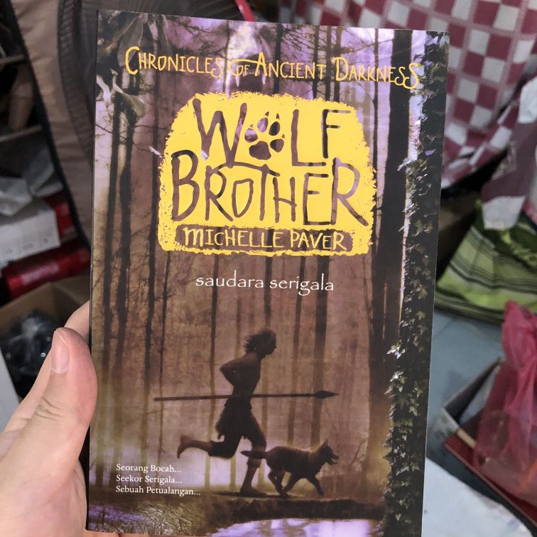 Jual Buku Novel chronicles of ancient darkness wolf brother - Michelle ...