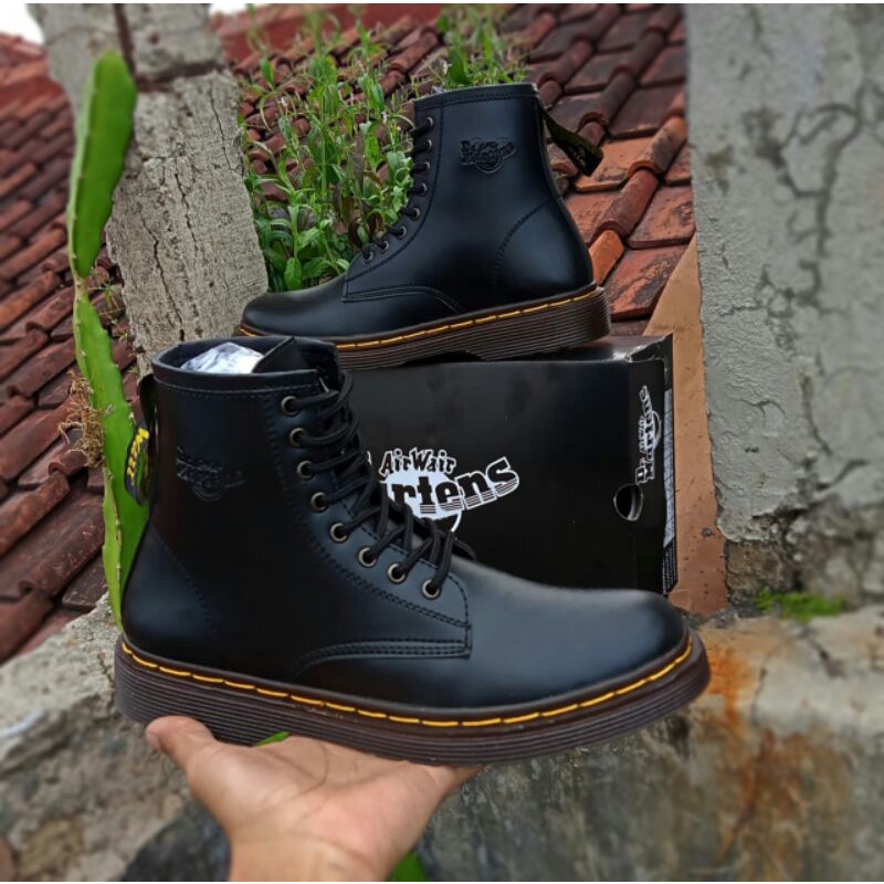 Jual sepatu boots dokmar hole 8 pria wanita | Shopee Indonesia