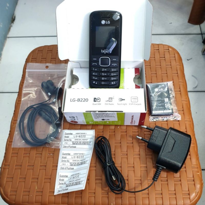 Jual Hp jadul LG B220 dual SIM fullset Indosat only | Shopee Indonesia