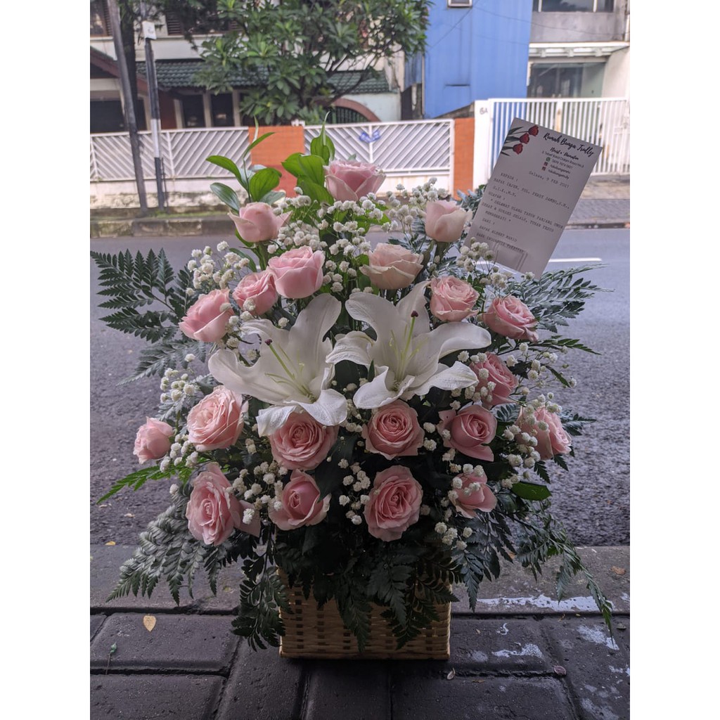 Jual BUNGA KERANJANG | RANGKAIAN BUNGA SEGAR | BUNGA MEJA | Shopee ...