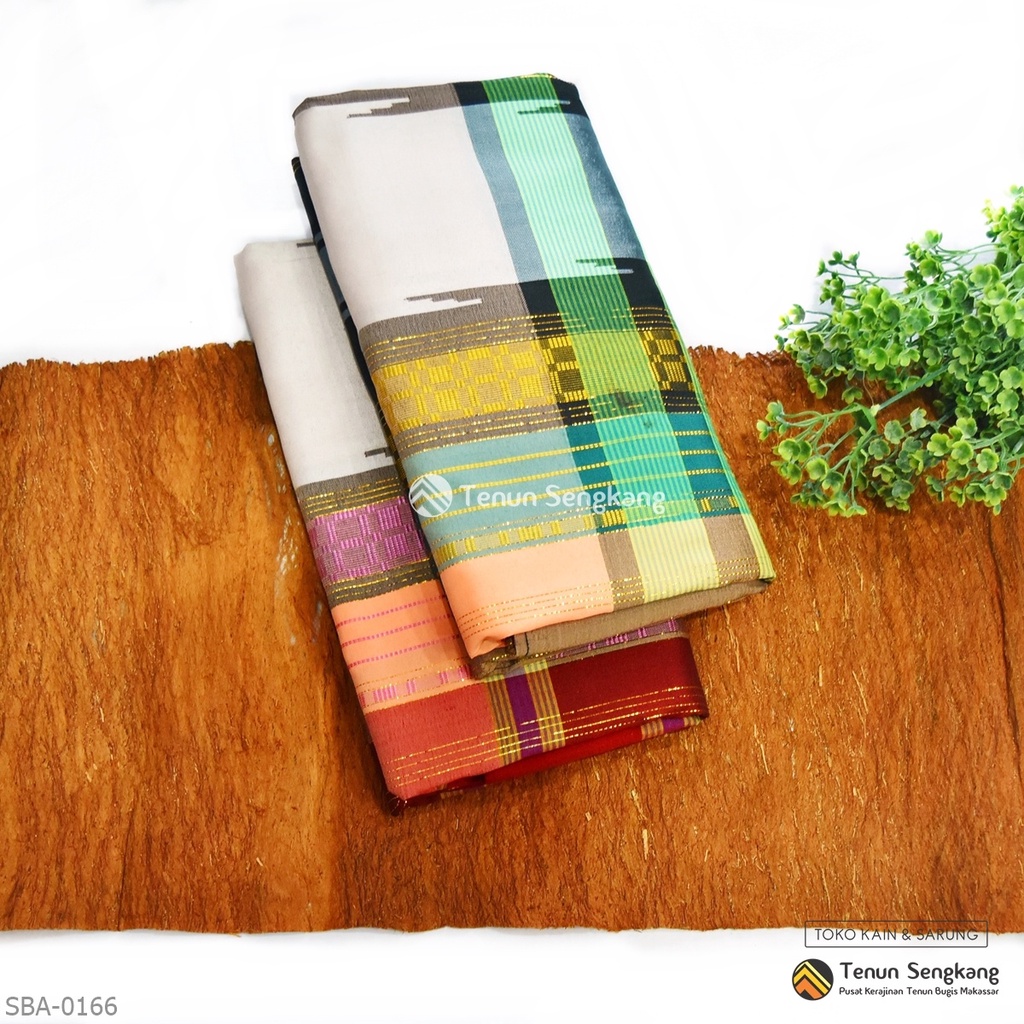 Jual Sarung Bugis Sutra Makassar Tenun Asli Hitam Salem Hijau Kuning ...