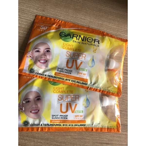 Jual GARNIER Sunscreen Super UV Matte SPF 50+ PA+++ | Shopee Indonesia