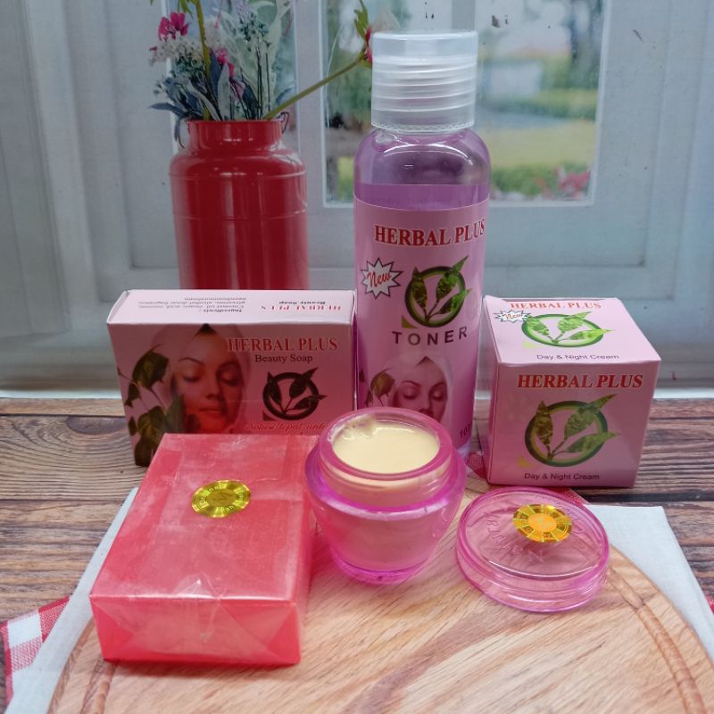 Jual PAKET CREAM HERBAL PLUS HOLO M 3IN1 ( CREAM,TONER,SABUN ) | Shopee ...