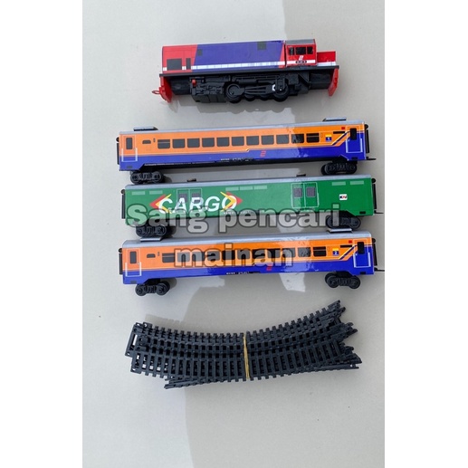 Jual paket Rangkaian murah Mainan Kereta Api Indonesia,Lokomotif cc 201 ...