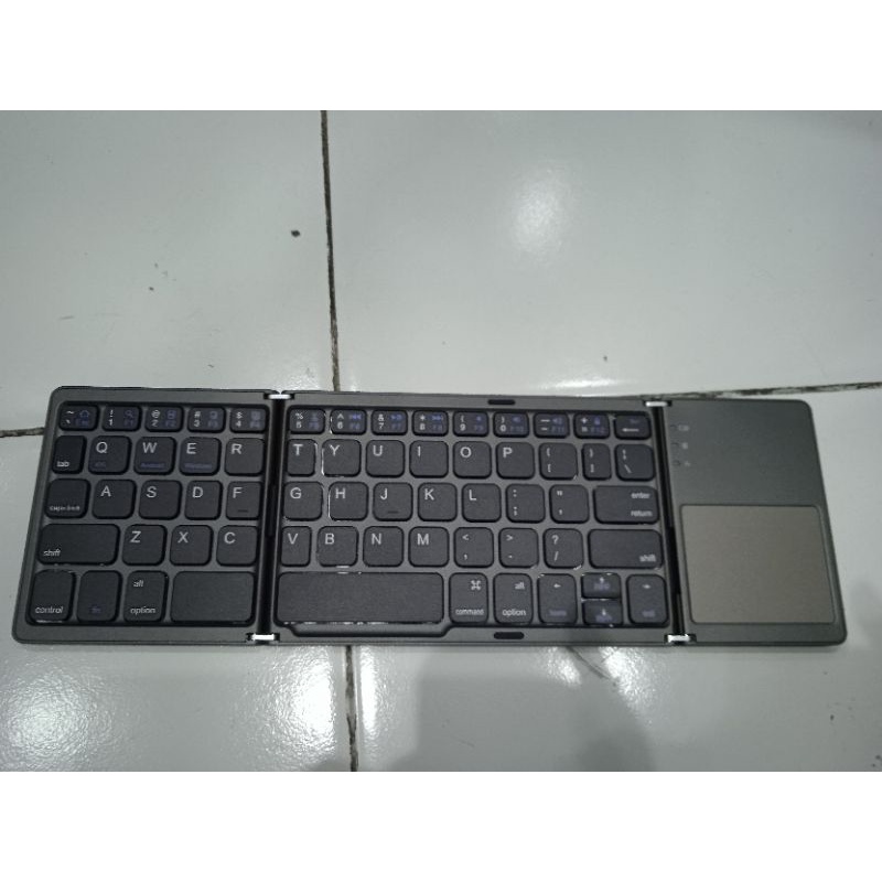 Jual Keyboard foldable and touchpad bluetooth keyboard lipat Indonesia ...