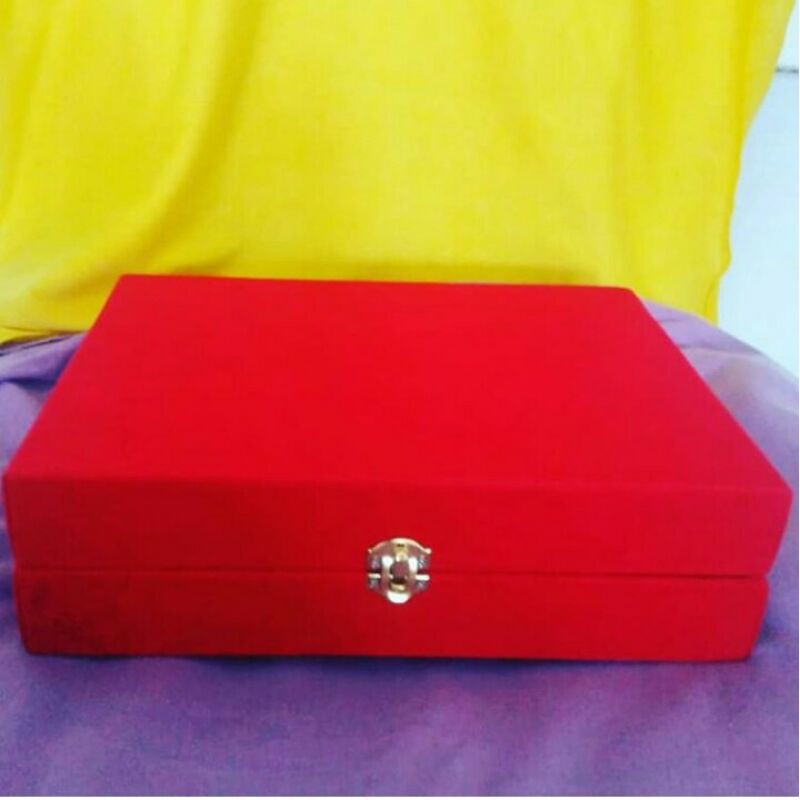 Jual box beludru / box bludru custom | Shopee Indonesia