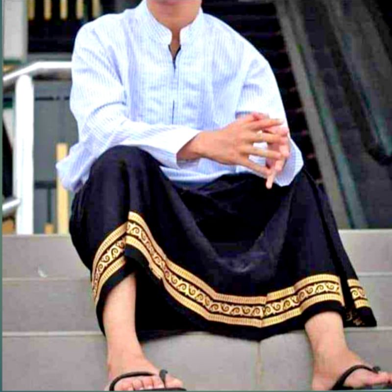 Jual Sarung Hitam Toraja Premium Original Asli Motif Sablon Timbul ...