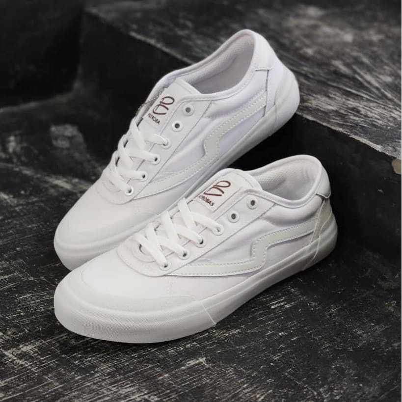 Jual Sepatu Patrobas Ivan All White Putih 100% Original dan Termurah ...