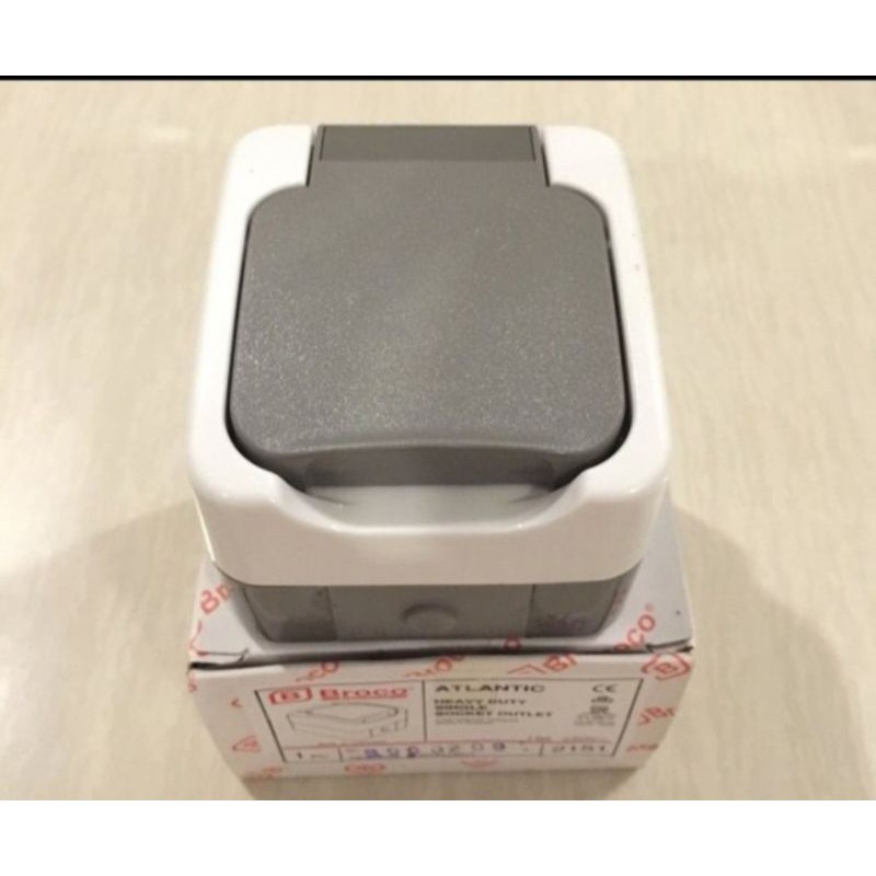 Jual stop kontak outdoor tutup outbow broco stop kontak waterproof anti ...