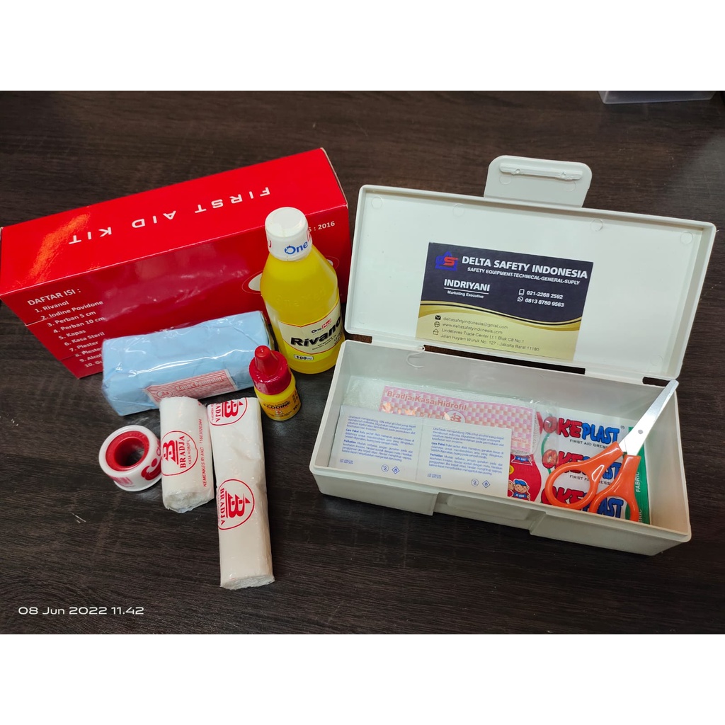Jual Kotak P3K Isi Lengkap First Aid Kit Kotak P3K Mobil Merk VETA ...