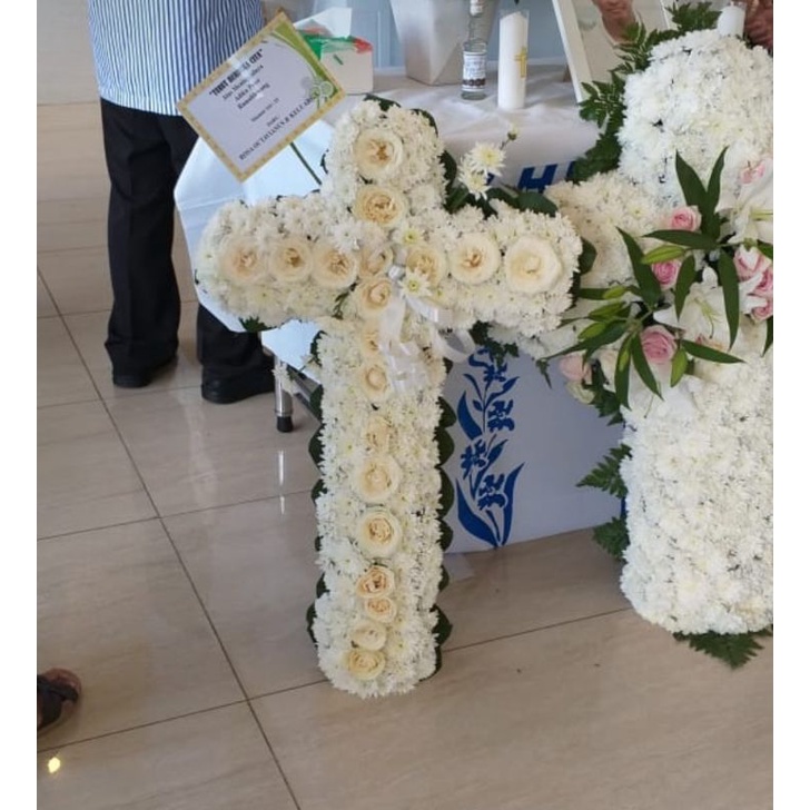 Jual Karangan Bunga Salib | Bunga Peti | Krans Bunga Salib | Shopee ...