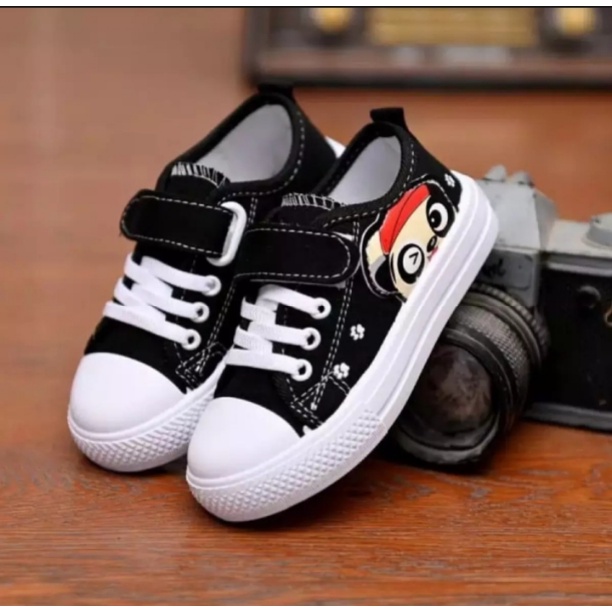 Jual Sepatu Sekolah Anak SD Terlengkap & Harga Terbaru Maret 2023 ...