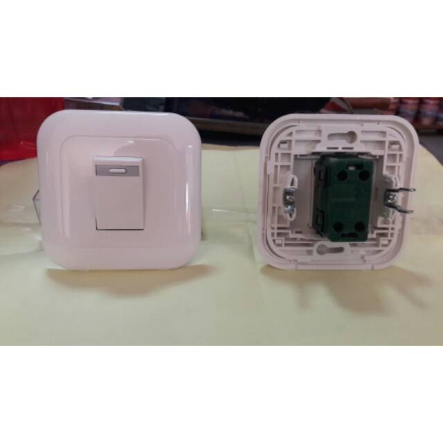 Saklar single panasonic wej5531 + frame wej78019 | Shopee Indonesia