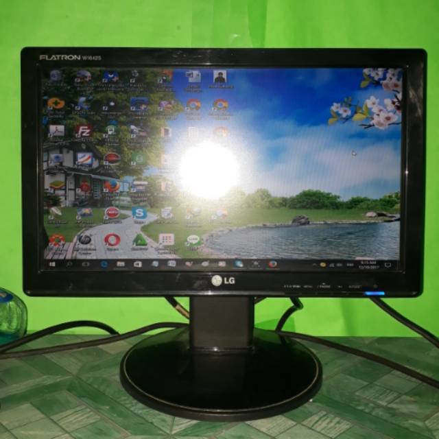 Jual LCD Monitor Komputer LG 16inch wide W1642st | Shopee Indonesia