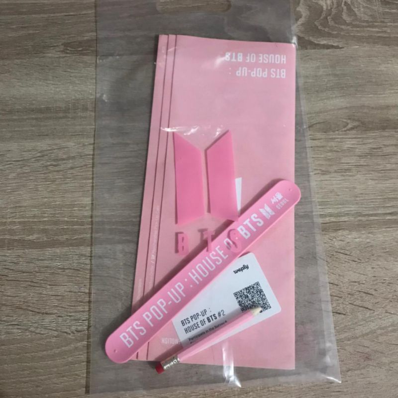 Jual [READY] OFFICIAL BTS pop up store welcome kit korea Indonesia ...