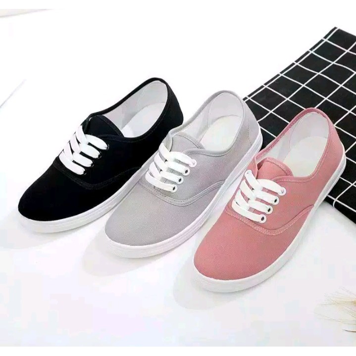 Jual sepatu wanita terbaru/sepatu slip on model tali/sepatu kekinian ...