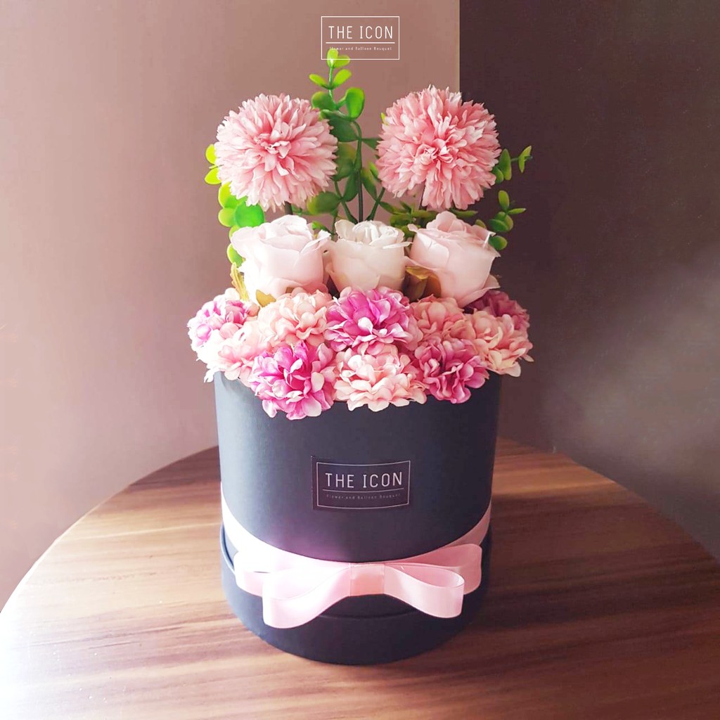 Jual Flower Box Pompom Hydrangea dan Mawar | Buket Bunga Box | Bloom ...