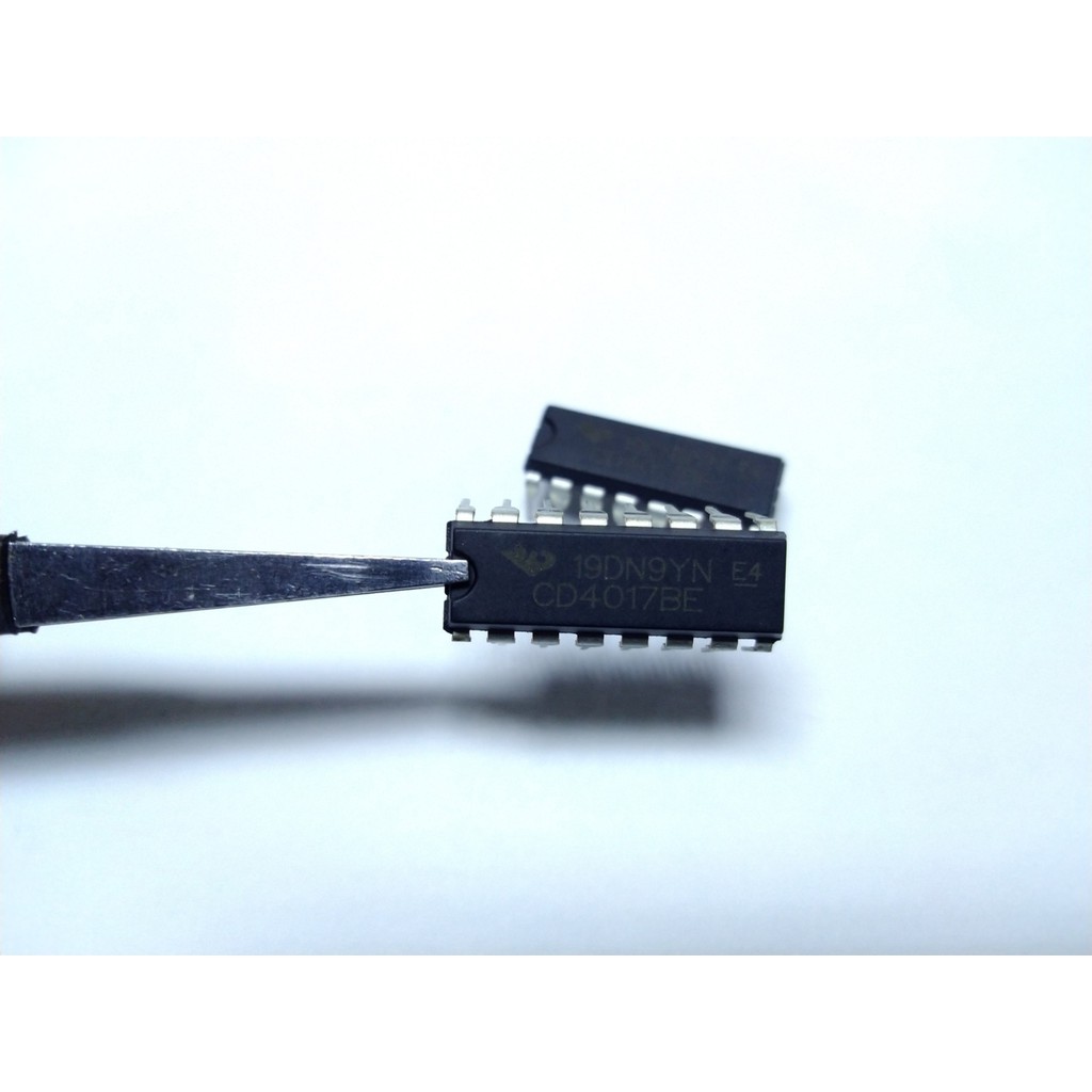 Jual IC 4017 IC4017 CD4017BE IC Decade Counter DIP kaki panjang ...