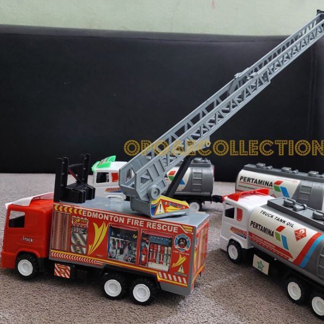 Jual mainan mobil truck bego enginering konstruksi - UNDER CONSTRUCTION ...