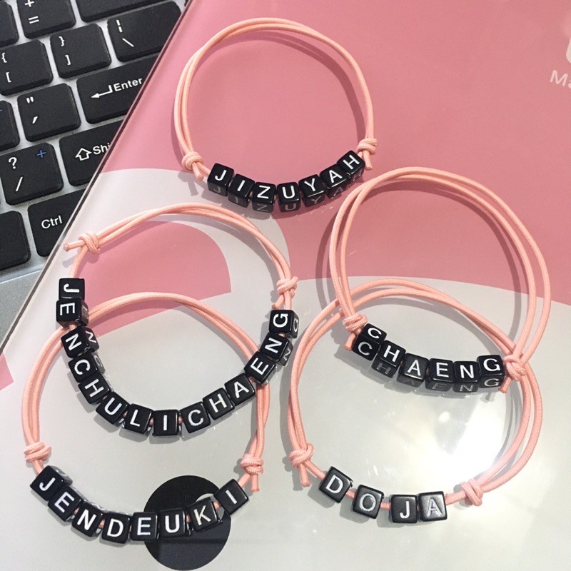 GELANG NAMA INISIAL TALI KARET 1,5mm | Shopee Indonesia