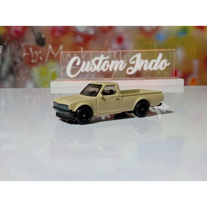 Jual hotwheels datsun pickup custom repaint warna coklat cream | Shopee ...