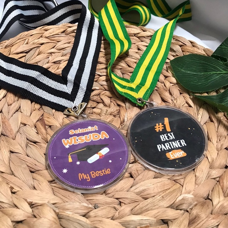 Jual MEDALI CUSTOM WISUDA / / MEDALI MURAH / PIAGAM CUSTOM / MEDALI WISUDA | Shopee Indonesia