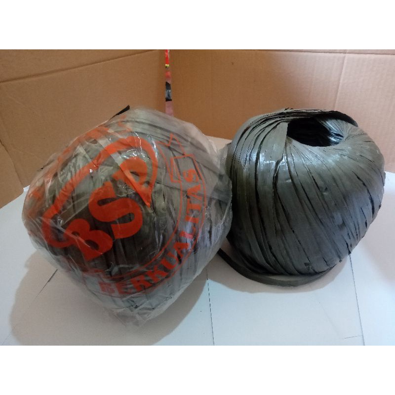 Jual TALI PLASTIK RAPIA HITAM BSP BERKUALITAS BERAT 600GR | Shopee ...