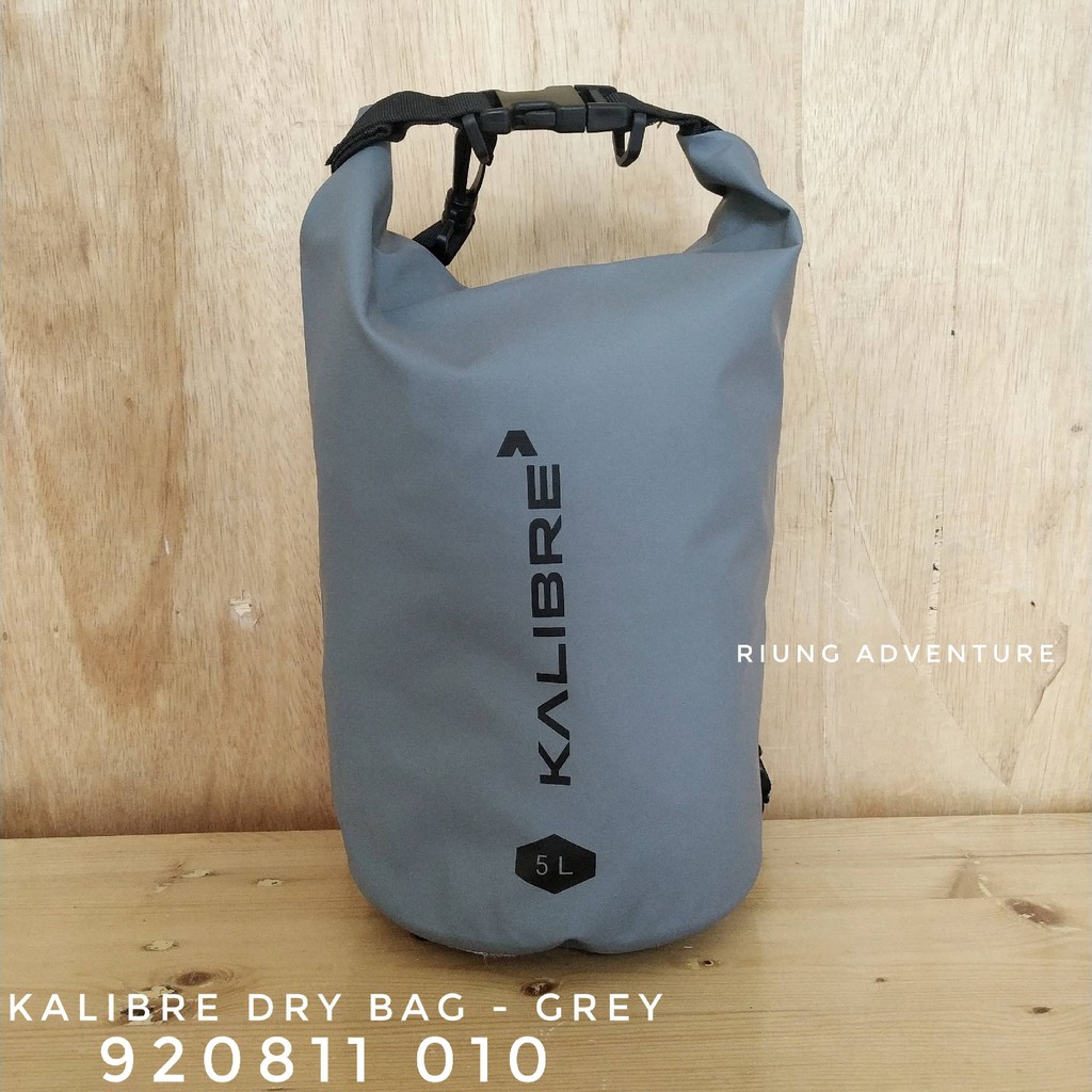 Jual Tas Anti Air Waterproof Outdoor Kalibre 920811 Dry Bag 5L Original | Shopee Indonesia