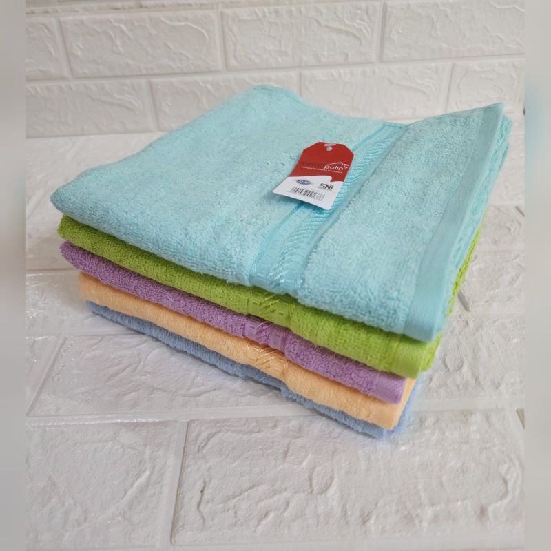 Jual Handuk merah putih polos / handum mandi 50 x 100cm | Shopee Indonesia