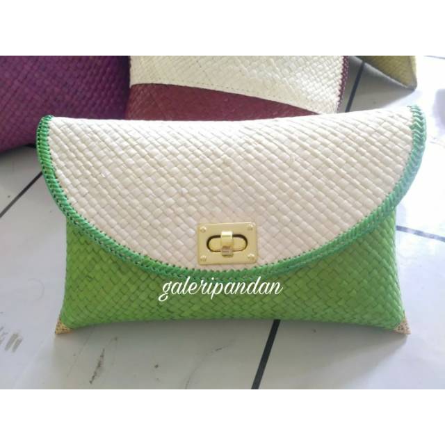 Jual Dompet Anyaman pandan Model oval tutup kunci | Shopee Indonesia