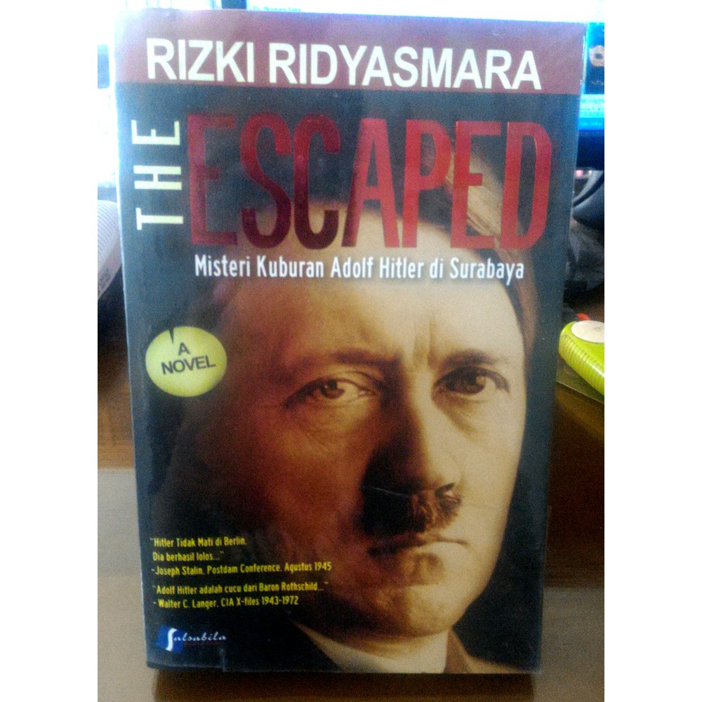 Jual Novel Original - The Escaped: Misteri Kuburan Adolf Hitler di ...