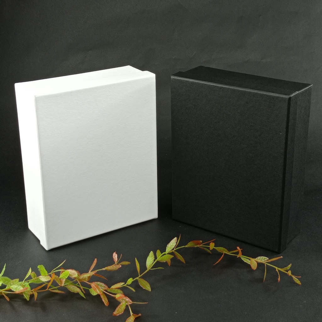 Jual BOX HAMPER - HARDBOX - KOTAK KADO - ukuran 25 cm x 20 cm x 8 cm ...