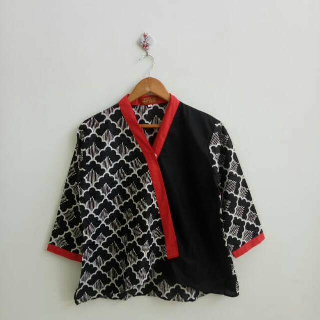 Jual Batik blouse hitam modern kimono | Shopee Indonesia