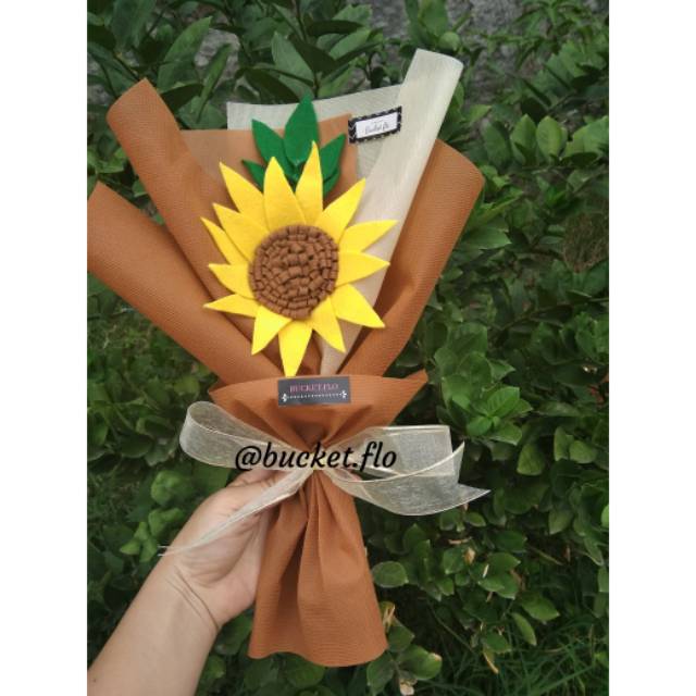 Jual Bucket bunga matahari murah hadiah wisuda/anniversary | Shopee ...
