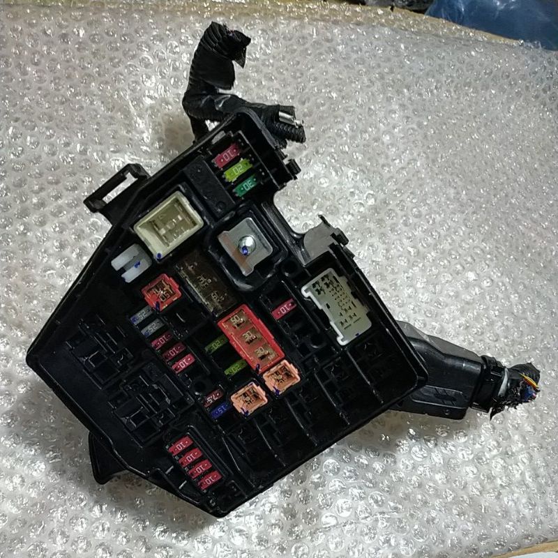 Jual Fuse box Sekring Toyota New Yaris Vios Original | Shopee Indonesia