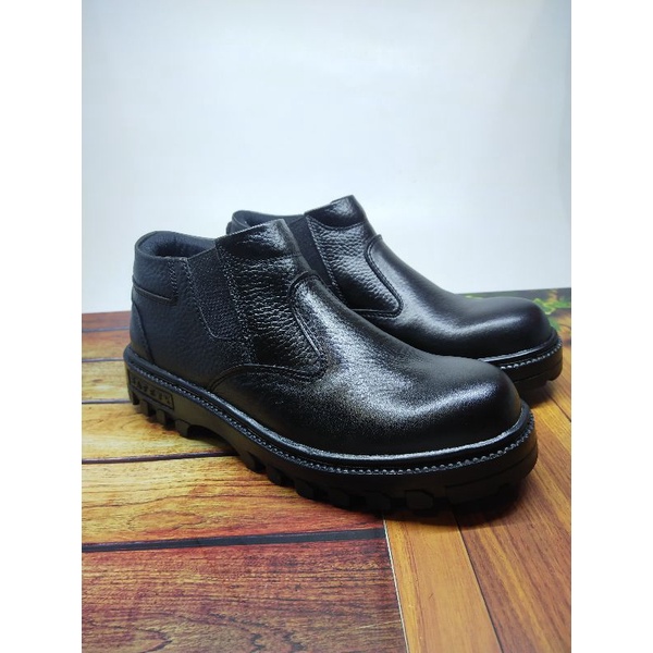 Jual sepatu safety kulit original l sepatu safety slip on l sepatu ...