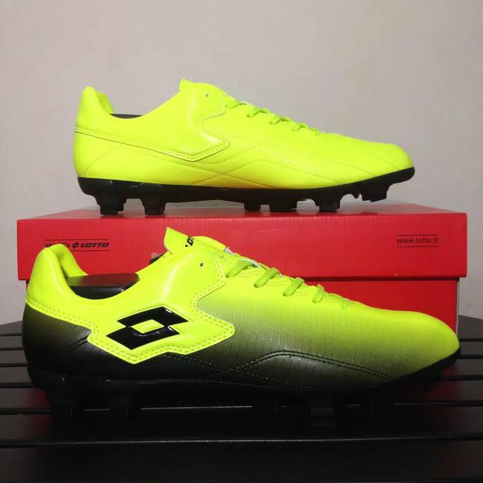 Sepatu Bola Lotto