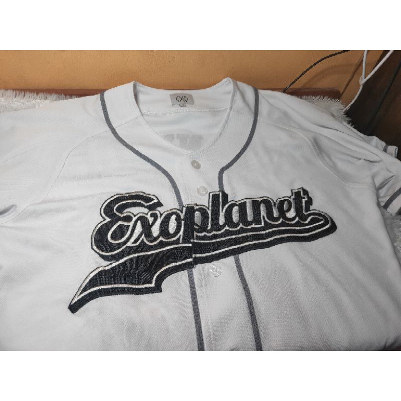 Jual JERSEY CHANYEOL EXO OFFICIAL EXO PLANET | Shopee Indonesia