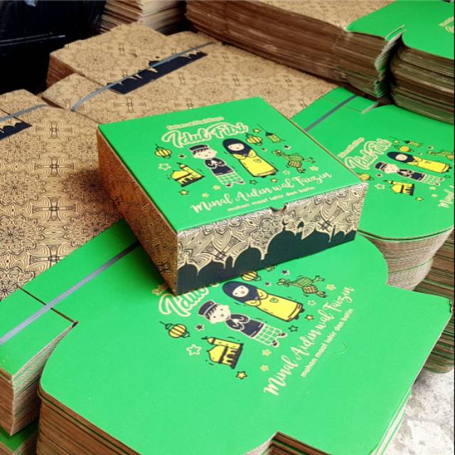 Jual 29X29X12cm MINI HIJAU / KARDUS BOX HAMPERS/parcel LEBARAN / BOX ...