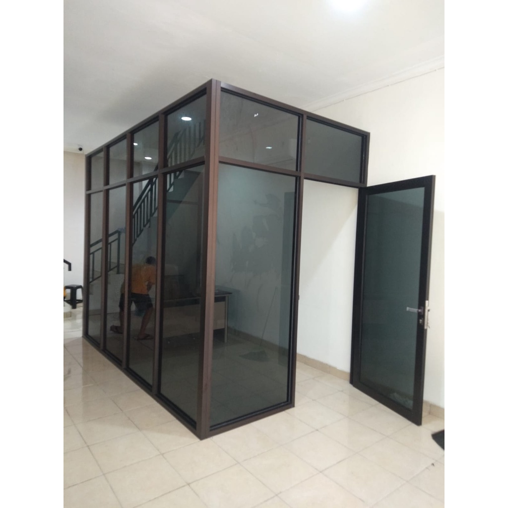 Jual Partisi Kaca Aluminium Sesuai Gambar + Pintu Swing Warna Coklat 3 ...