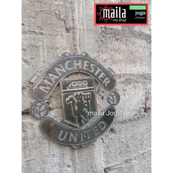 Jual Logo club Manchester united hiasan dinding sepak bola mu m.u logam ...