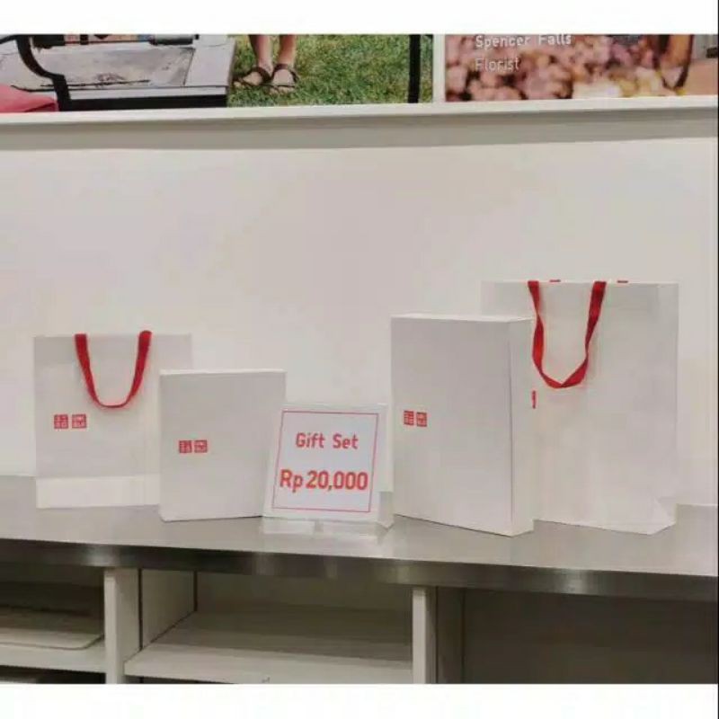 Jual UNIQLO PAPER BAG GIFT SET | Shopee Indonesia